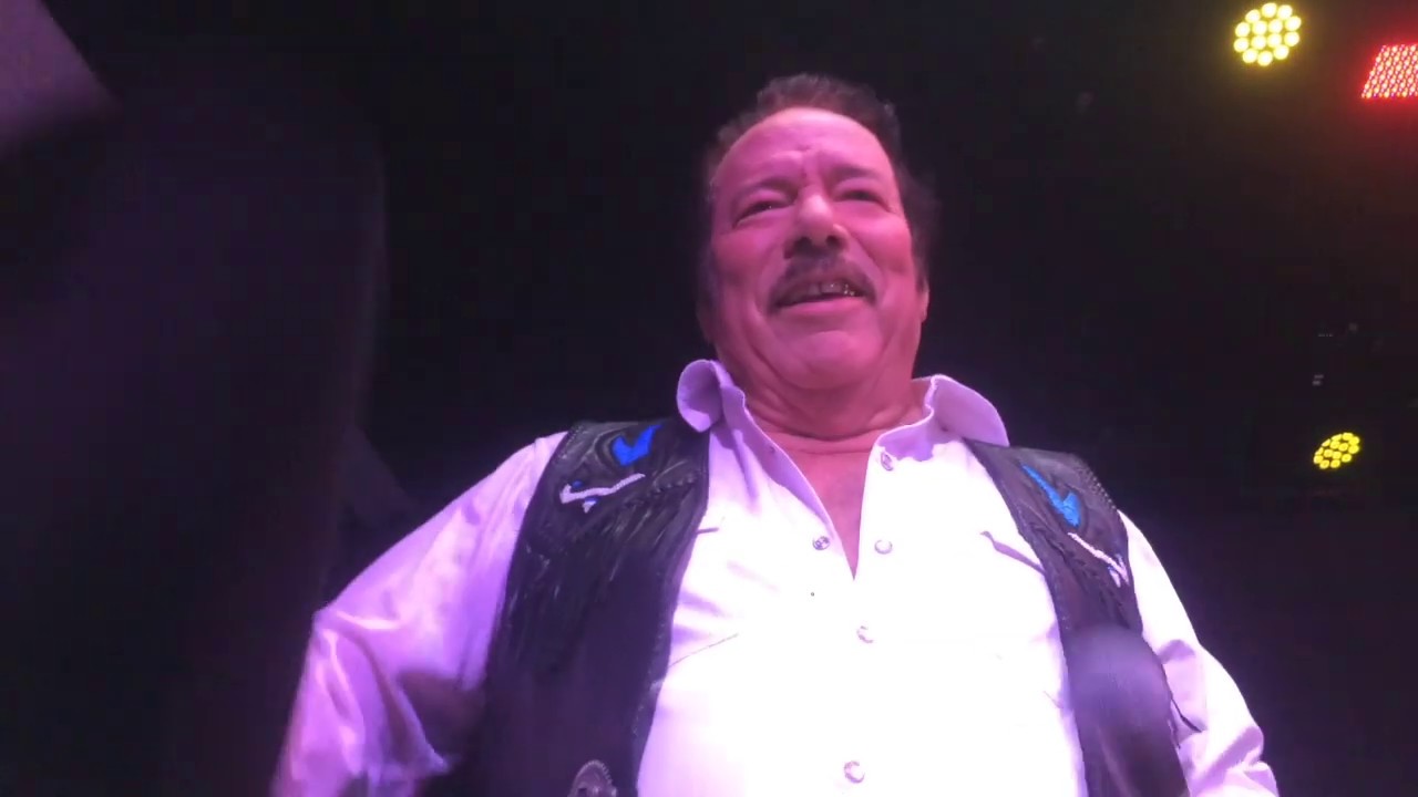 LALO MORA -EN VIVO - YouTube