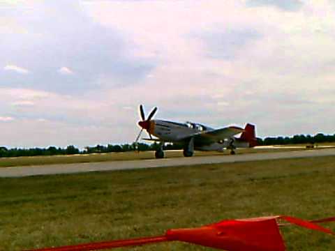 AIR SHOW,,,, OLD PLANES GOING DOWN ON RUN WAY.AVI - YouTube