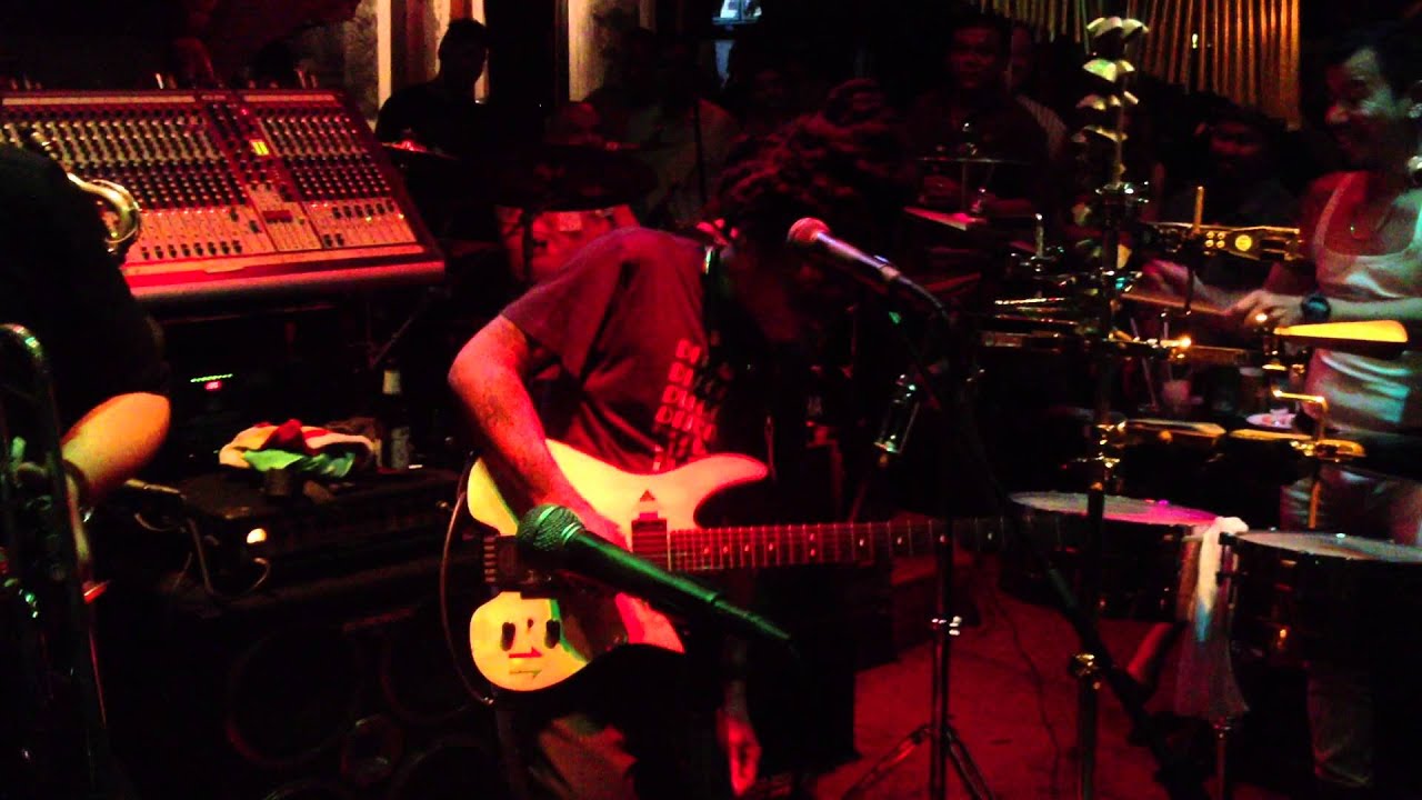 ดาวตก live.Saxophone Pub - T-bone - YouTube