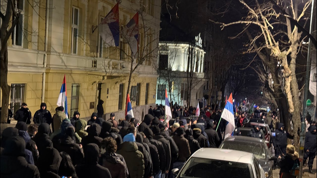 Uživo velika tenzija u Beogradu - YouTube