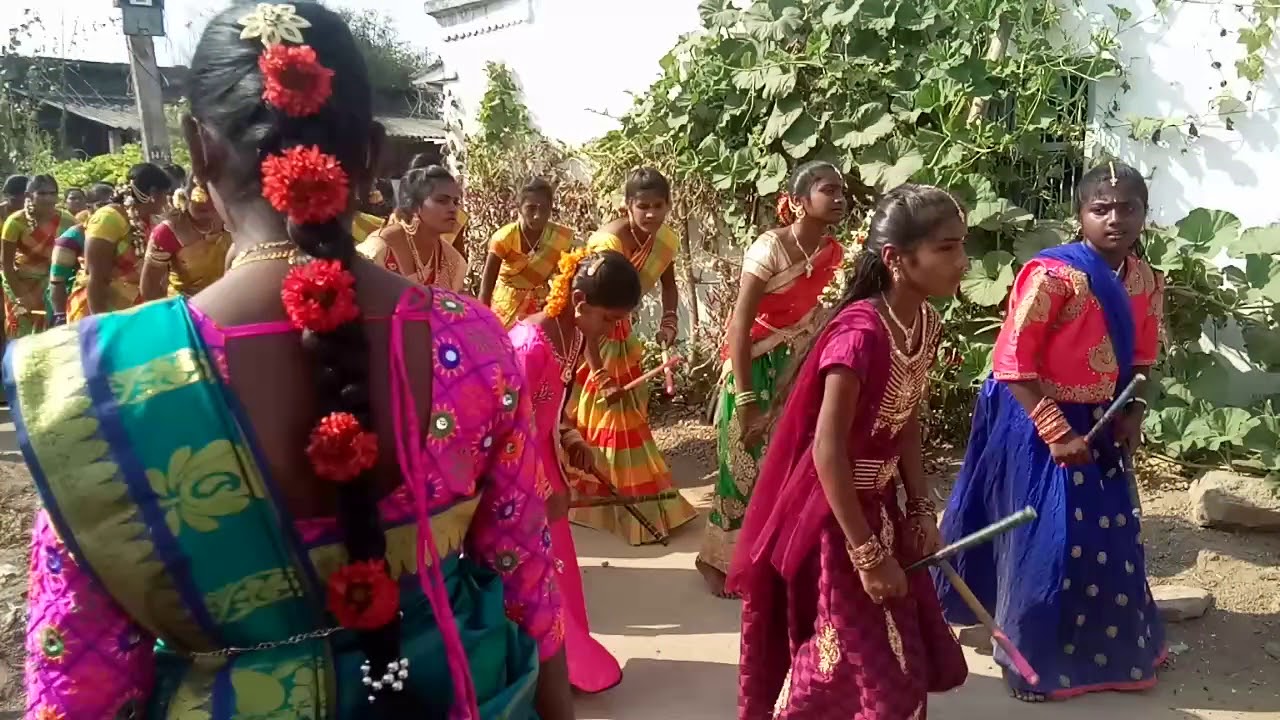 Kolatm dance in kothur - YouTube