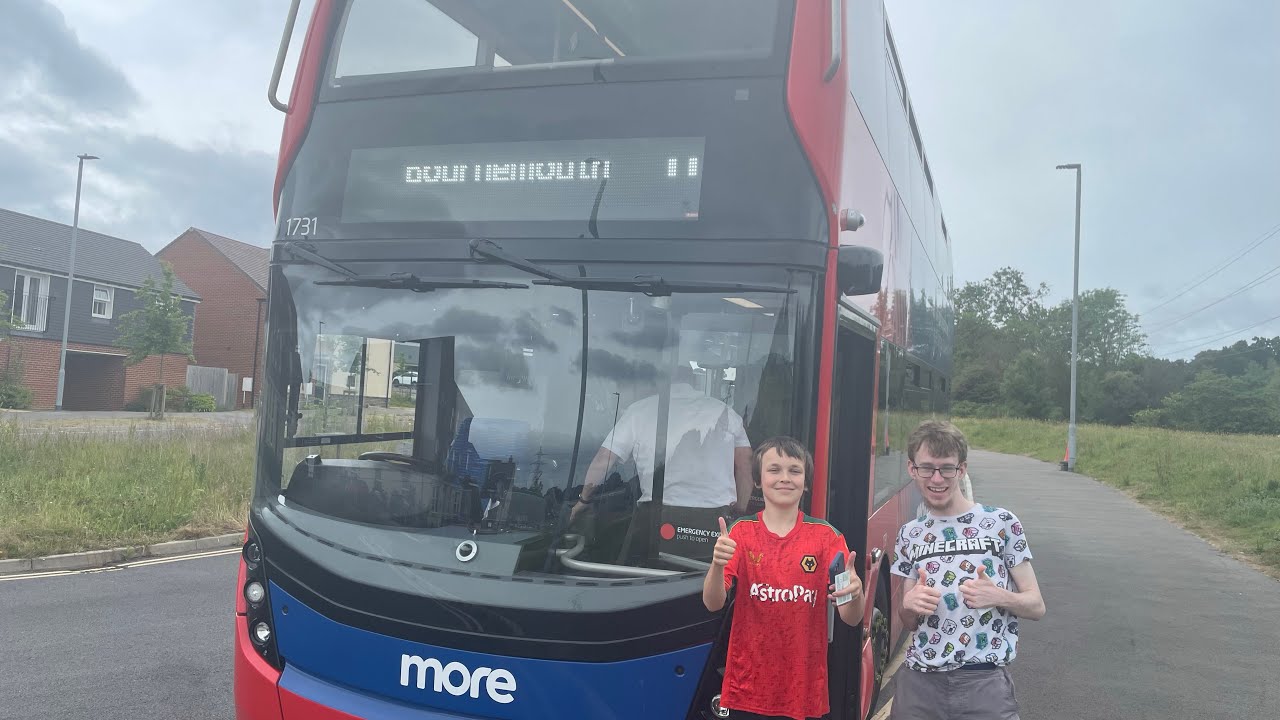 Morebus 2023 Alexander Dennis Enviro 400 MMC (HJ73 NFA) on the 11 to ...