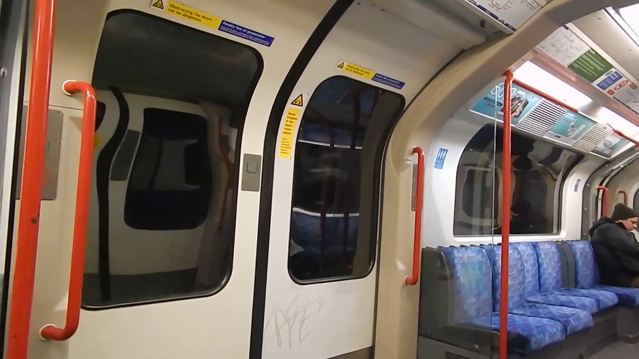 London Underground Central Line Ride: Mile End to Stratford 9 February ...