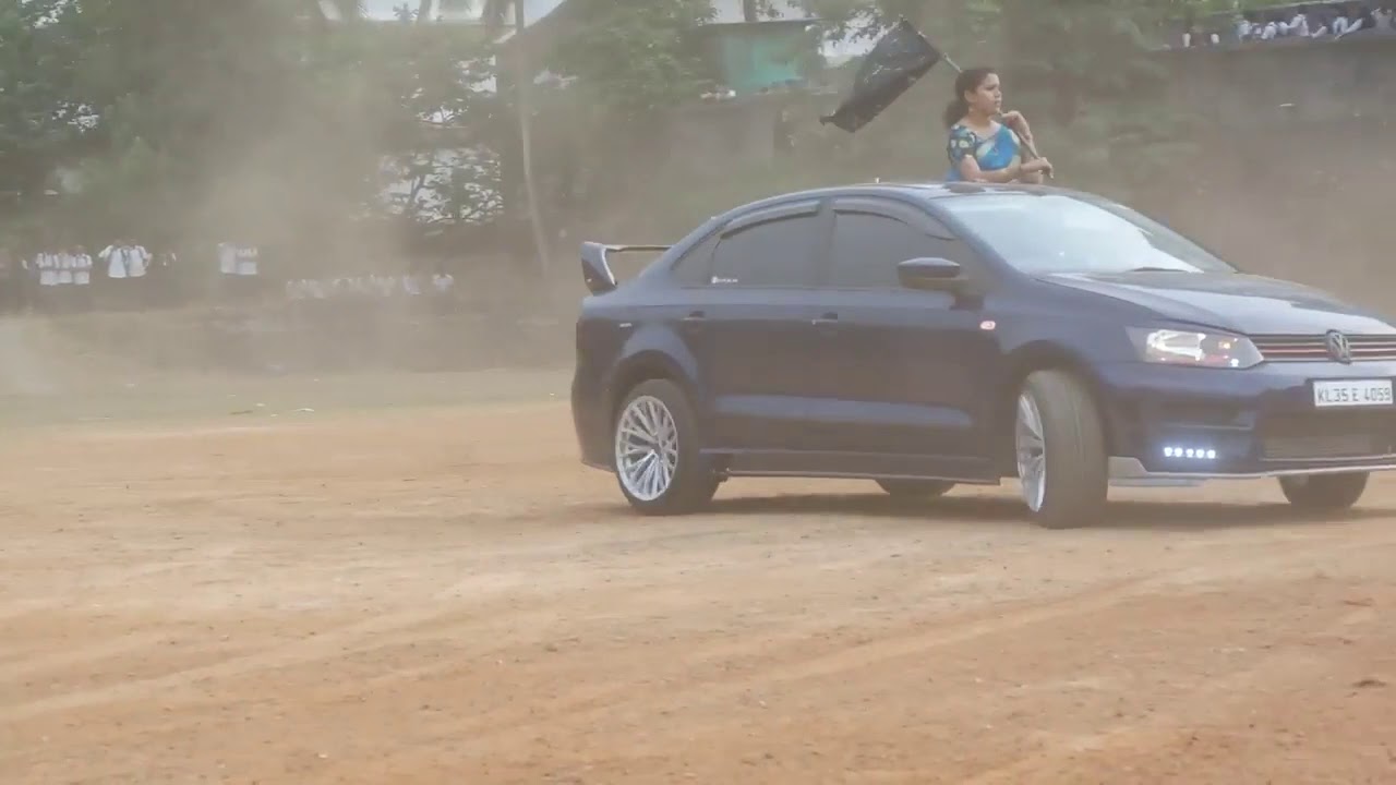 VW Vento Modified The Dancing Car Autoshow - YouTube