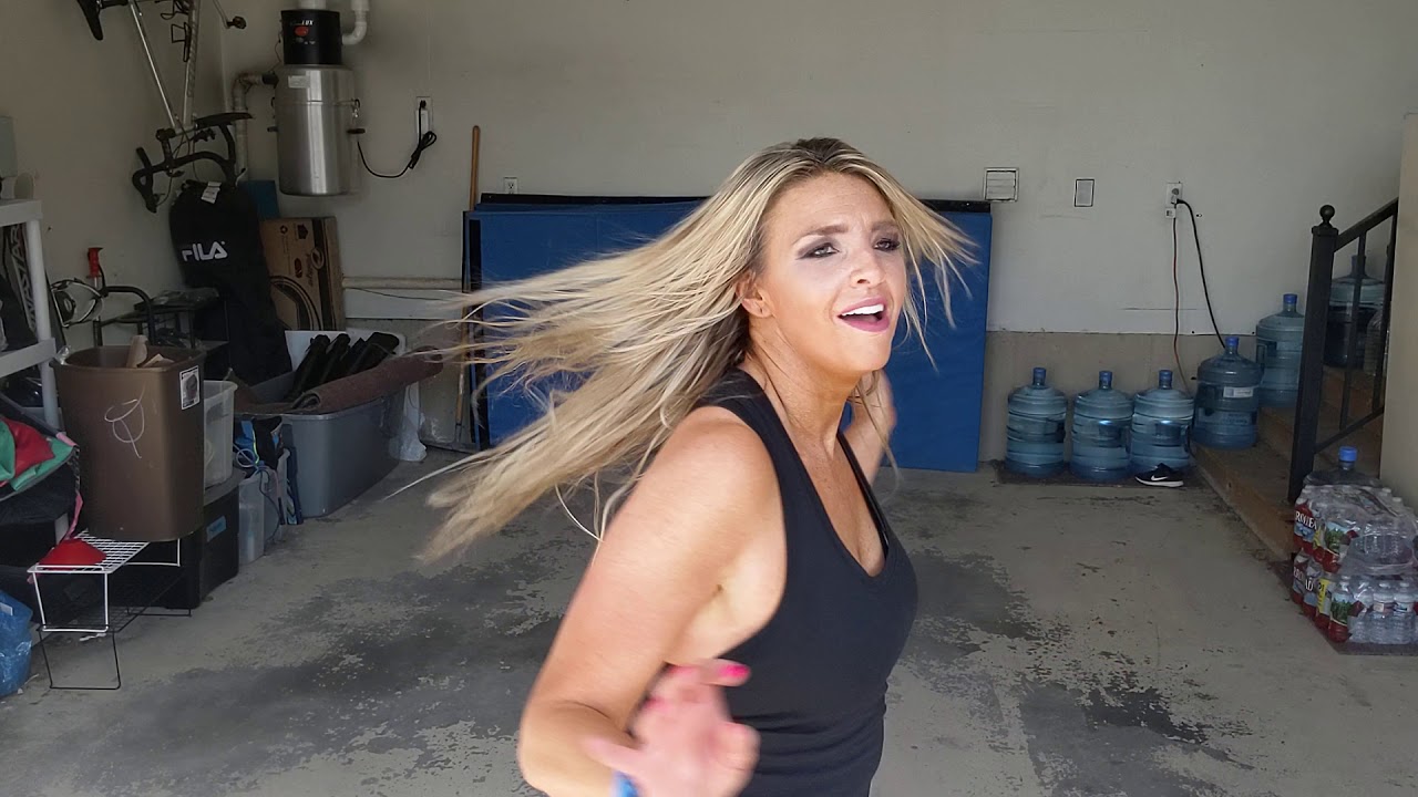 Done for me// Chris Puth//Dance Fitness - YouTube