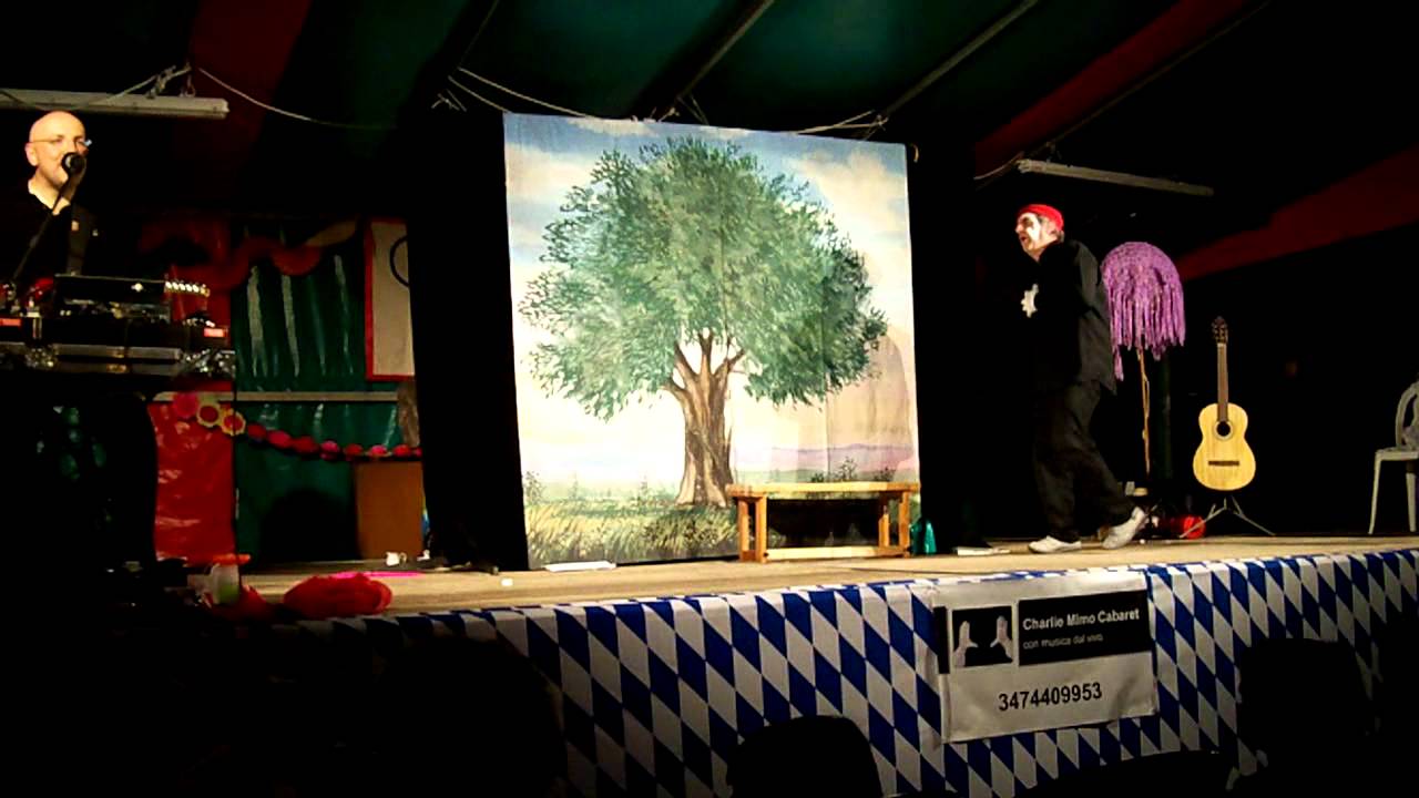 Charlie mimo cabaret "W Garibaldi" - YouTube