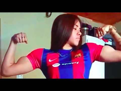 Beautiful girl shows off her spectacular biceps!