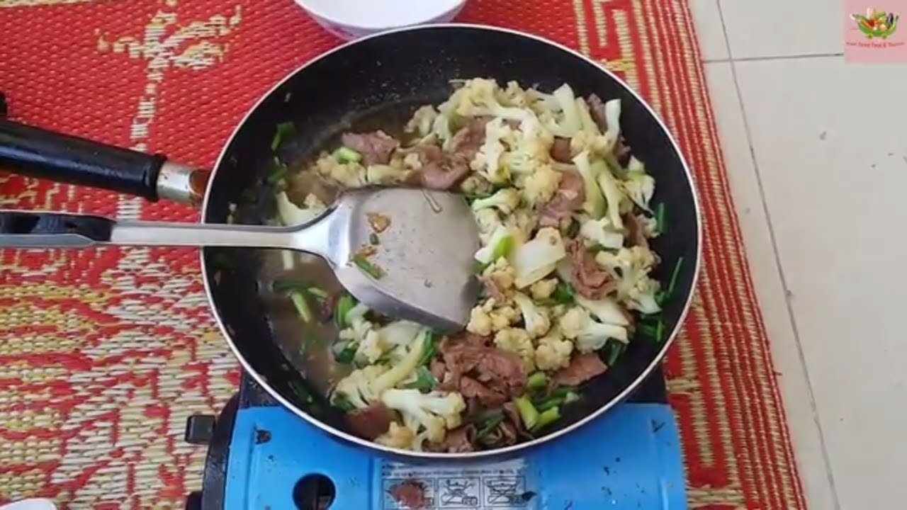 Asian- Khmer Foods, frying cauliflower with pork, Chha Phka Khatna ...