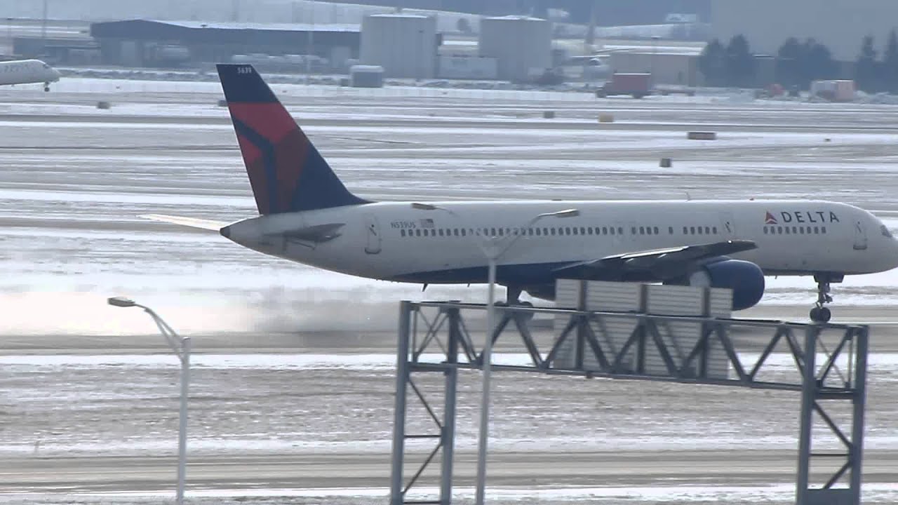 HD | Delta Airlines Boeing 757-251 Takeoff | N539US | Detroit Metro ...