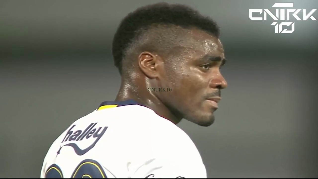 Welcome to Olympiacos FC •Emmanuel Emenike• - YouTube