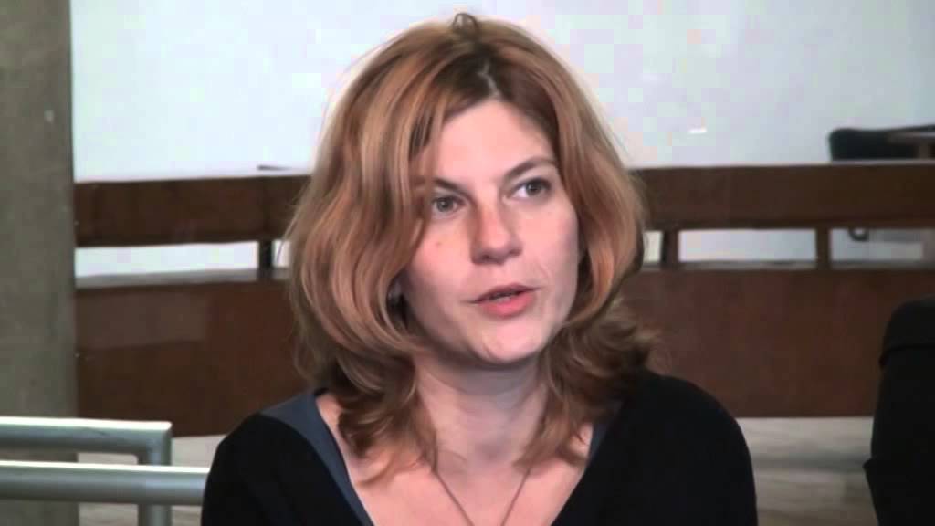 Mia David, arhitekta scenograf član žirija - YouTube