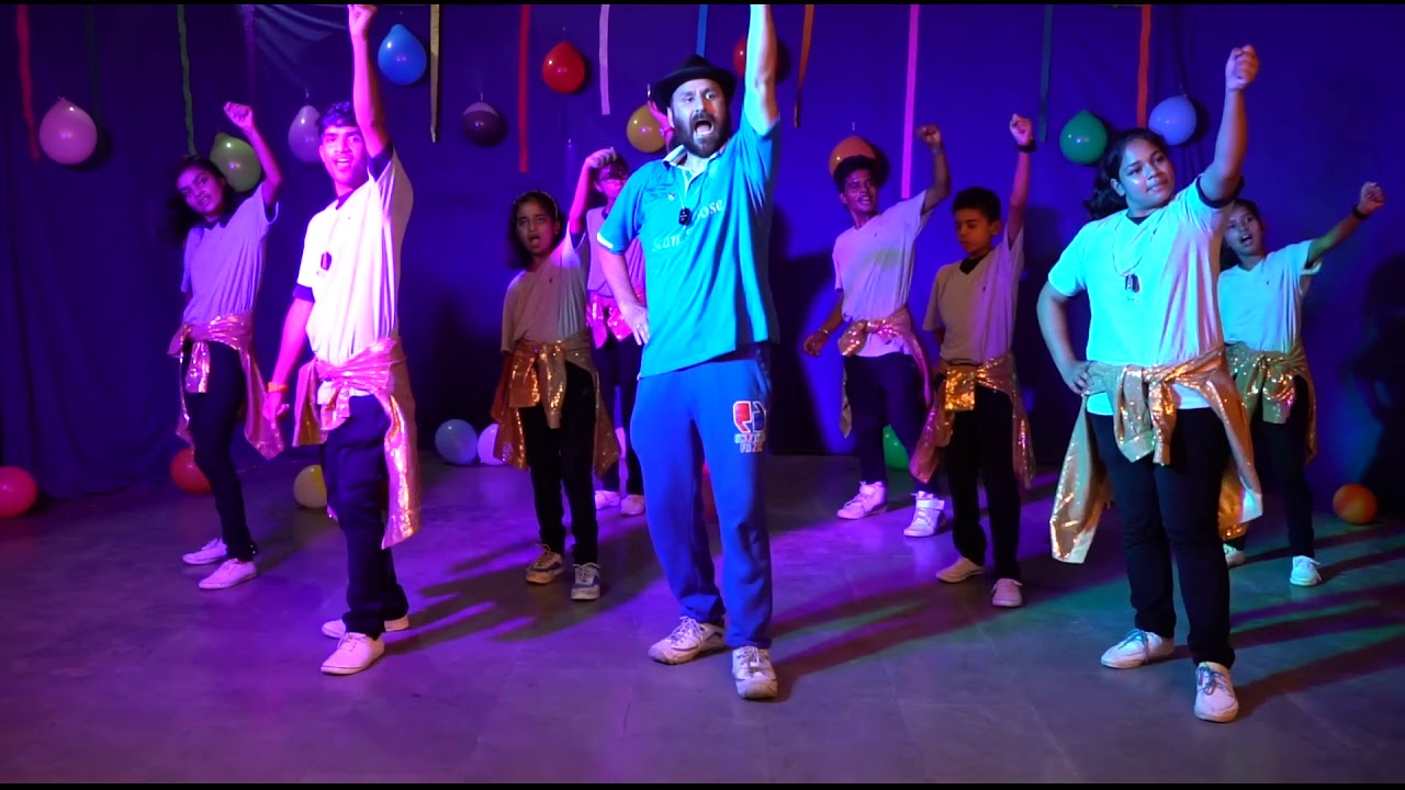 Kids action song Hop Pop Stop - YouTube