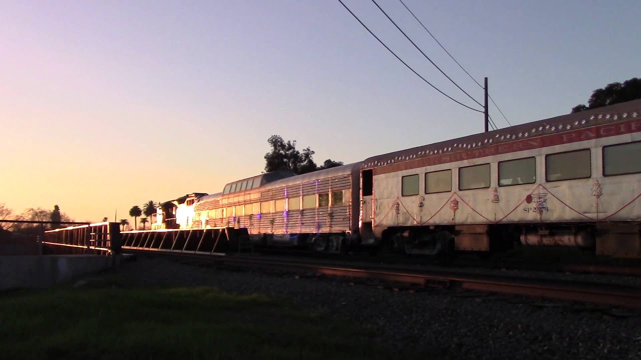 Niles Canyon Railway Train of Lights Feat SP 5472 and WP 713 - YouTube