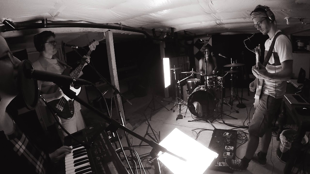 Zorznijor - Science Fiction Spiders (Video Performance) - YouTube