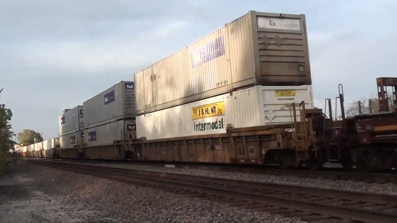 NS #7667 Leads BNSF Q-NSABAR. Olathe, KS 10/15/22 - YouTube