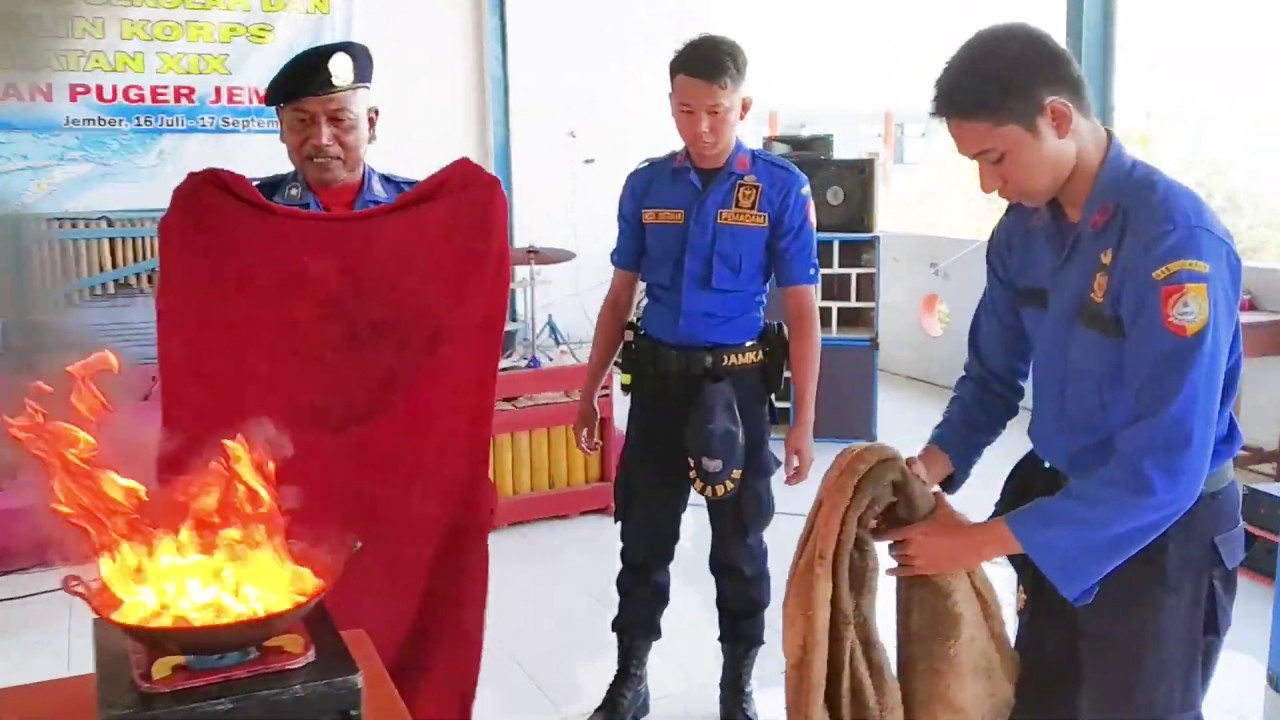 Cara Memadamkan Kebakaran / Api Area Dapur - YouTube