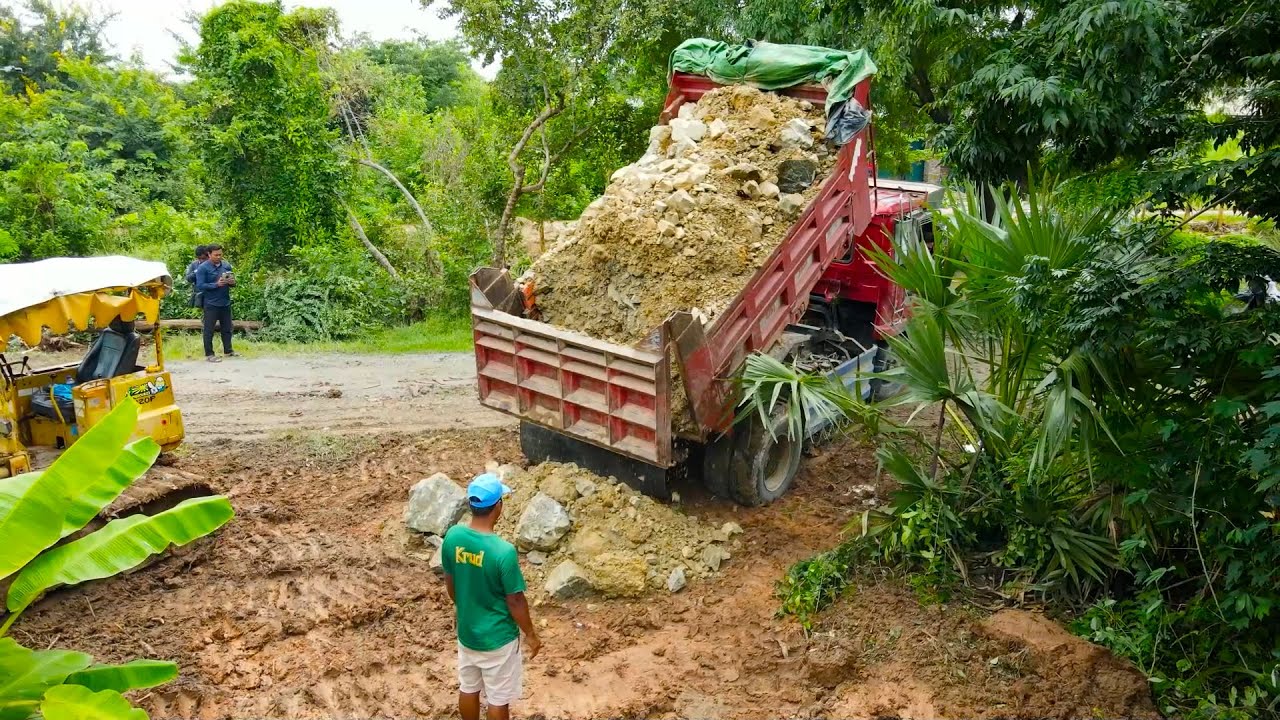 Start a New project ,pour Stones and soil into the fence to build a new ...