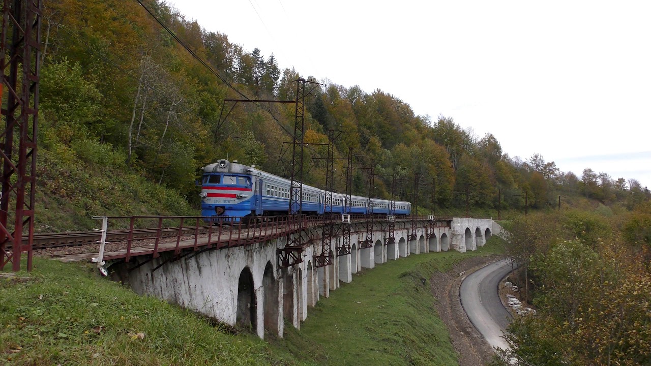 🚆ЭР2 на старинном виадуке на самой верхушке Ужоцкого перевала | EMU ...