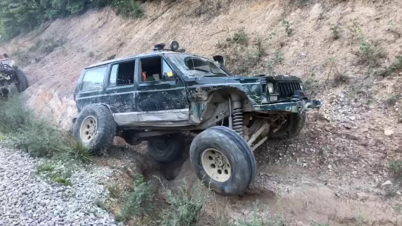 Beating up "the hulk” Jeep - YouTube