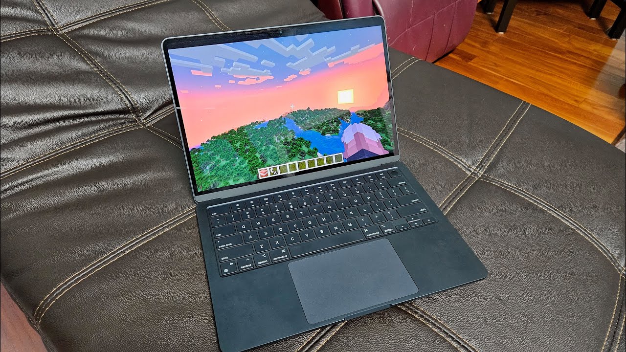 Minecraft on Base Model M2 MacBook Air! Performance Test - 8GB RAM, M2 ...