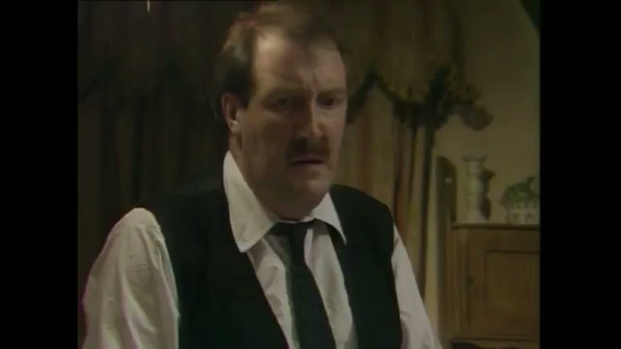 Herr Flick's inspection | Allo Allo S01E02 - YouTube