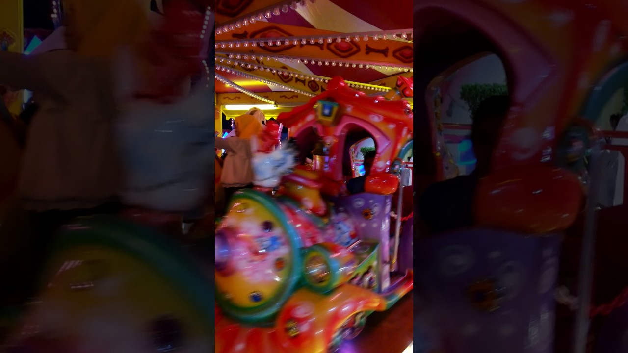 Carousel at Global Village Dubai UAE - Christmas 2016 - YouTube