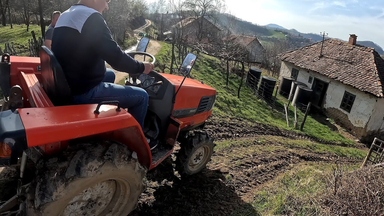 Kompaktan mali traktorčić! Kubota GL220-PROBA! Obični neobični snimci ...