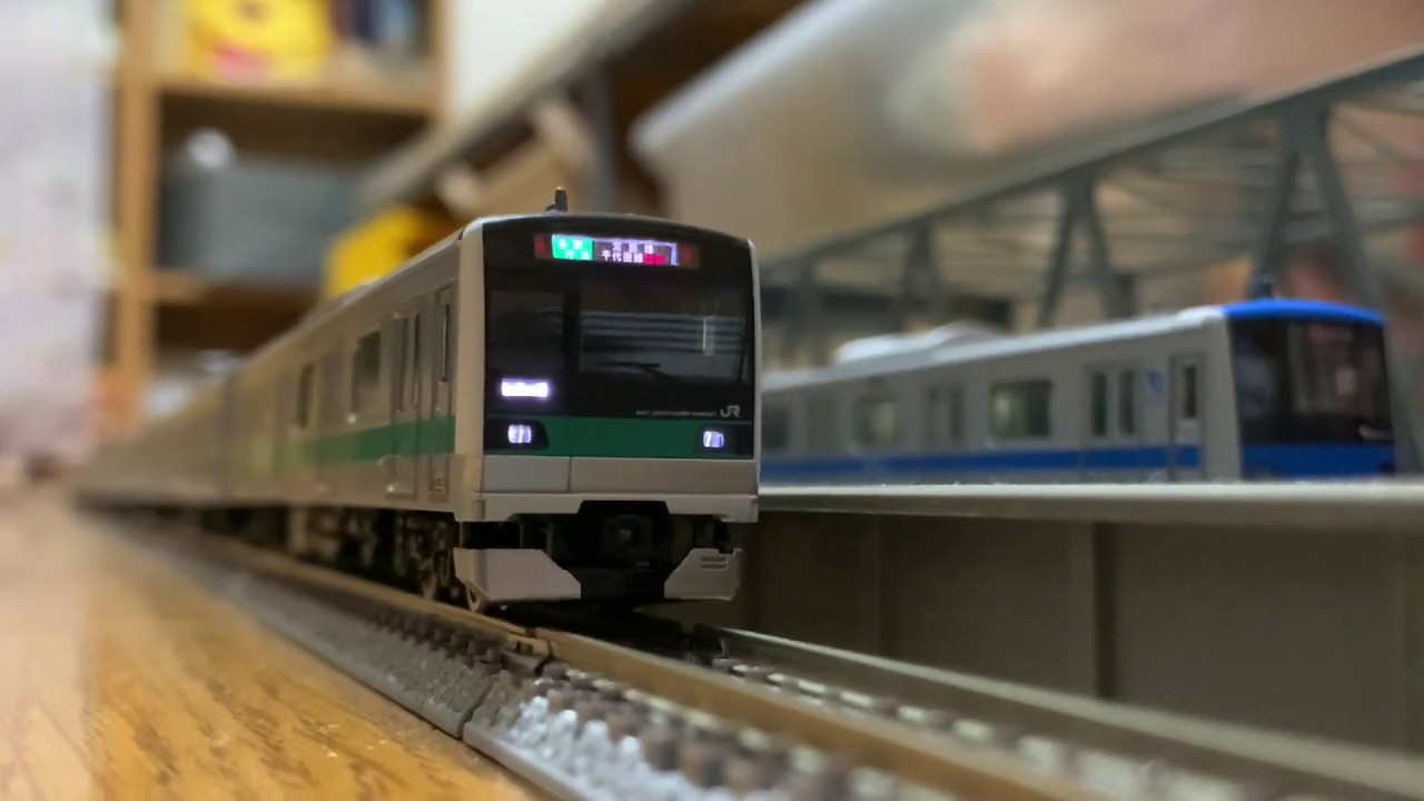 【Nゲージ】TOMIX E233系2000番台 常磐緩行線 走行動画！ - YouTube