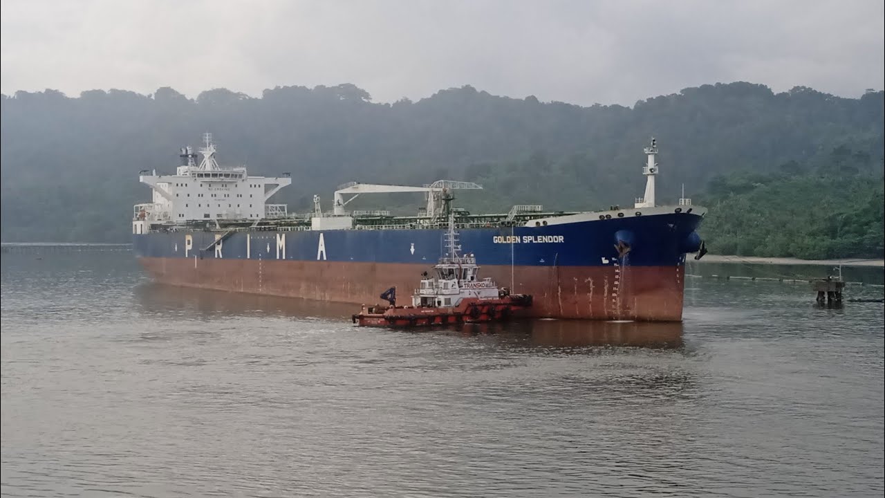 latihan praktek manuver / olah gerak lepas dari Jetty di kapal tanker ...