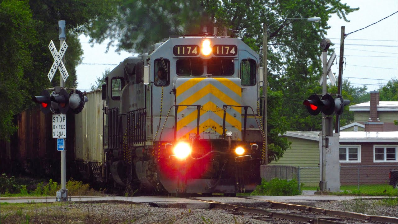 Lake State Railway Train 326 with LSRC 1174 and LSRC 1162 - Alpena Mi ...