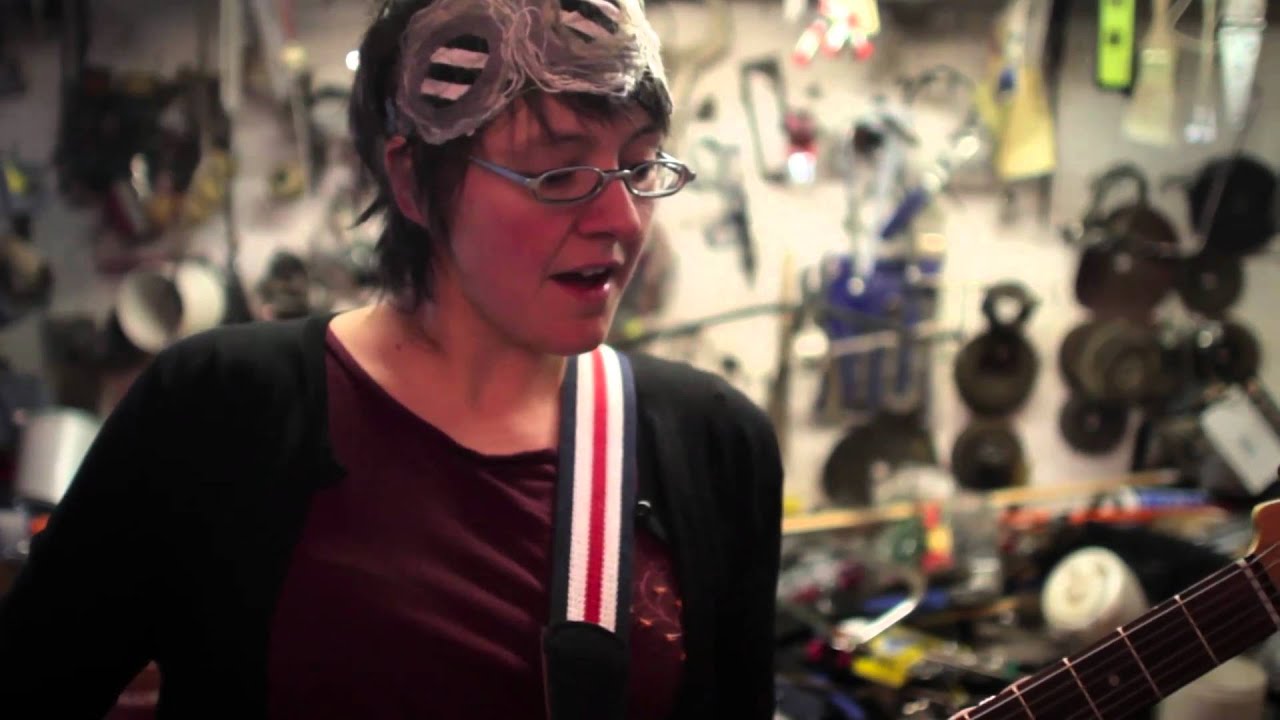 Tanya Davis - Tra La La - YouTube