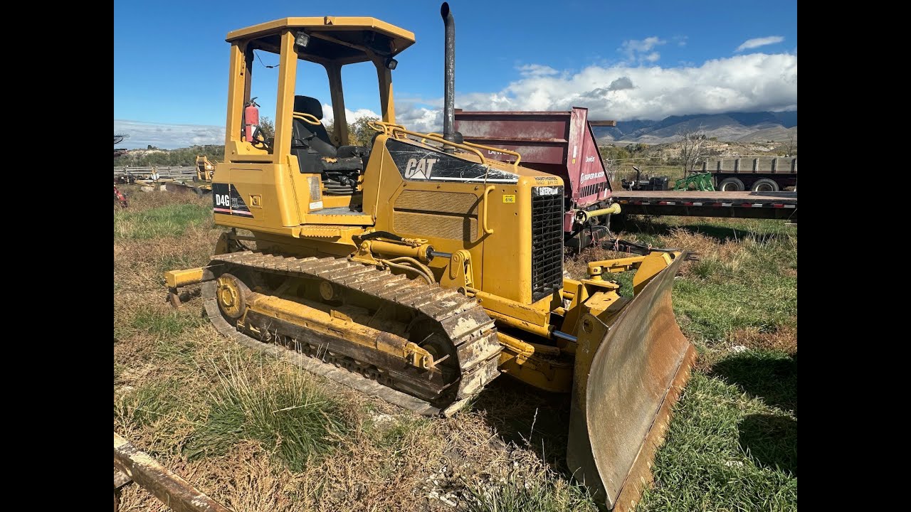 CAT D4G Crawler Dozer - YouTube