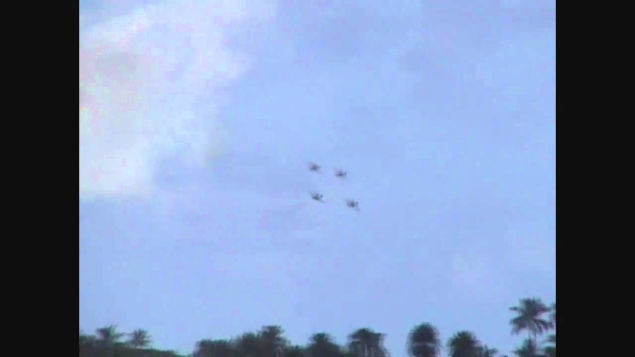 Blue Angels in Kaneohe, Hawaii 2010 (HD) - YouTube