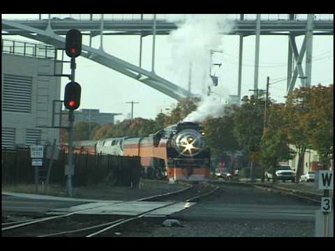 SP 4449 arrives in Portland 10-20-09 - YouTube