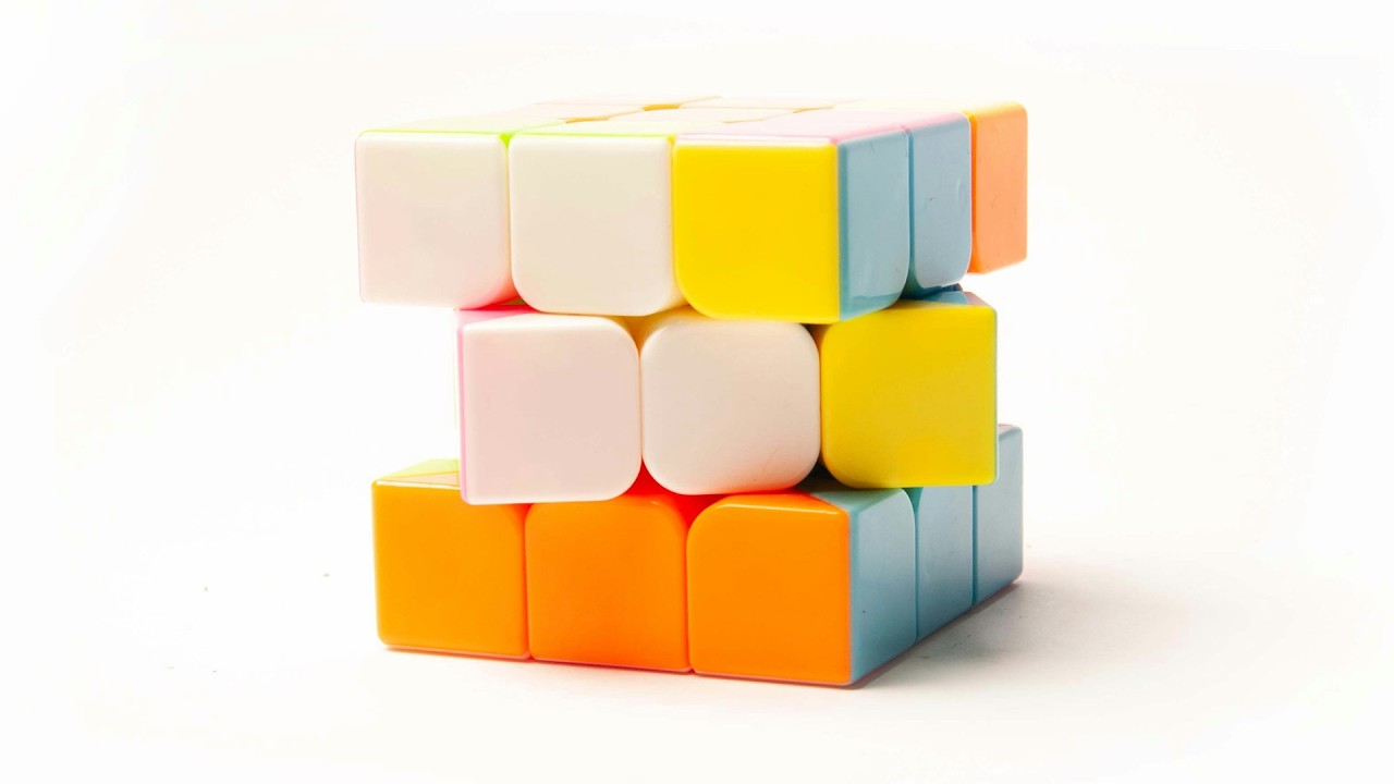 RUBIK'S CUBE STOP MOTION - YouTube