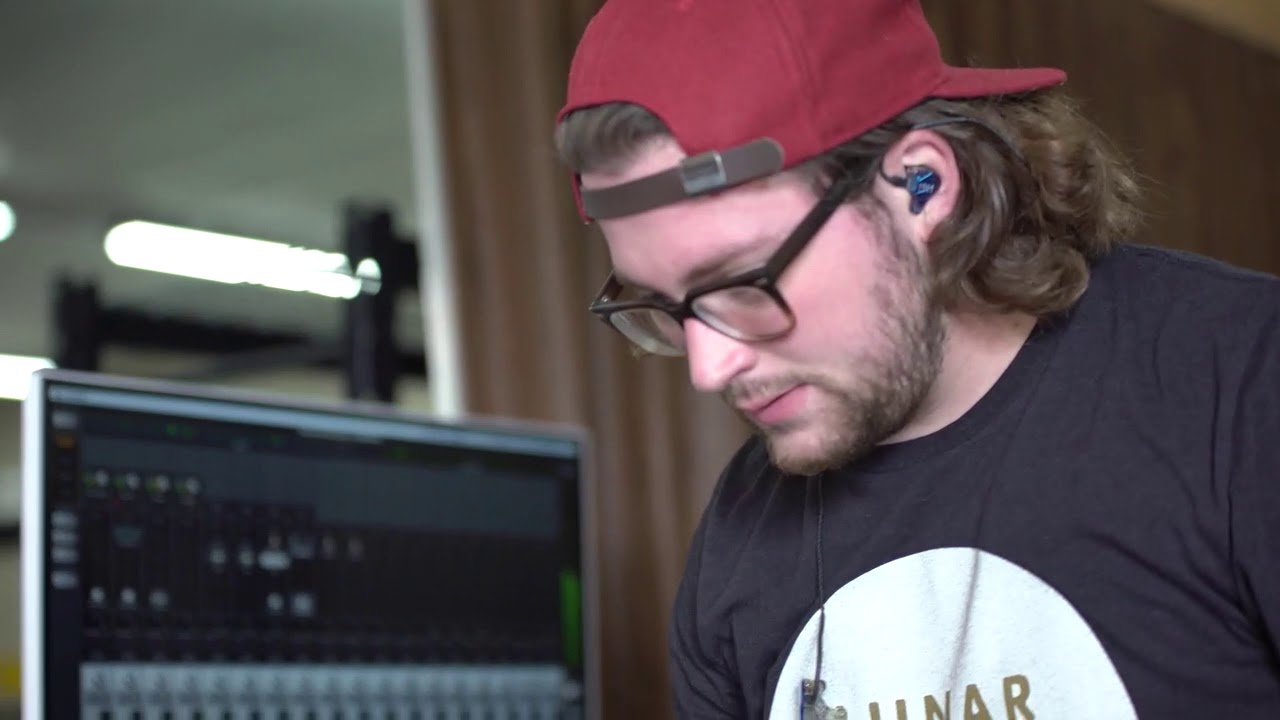 Nathan Holliday Recording Studio on Wireworld - YouTube