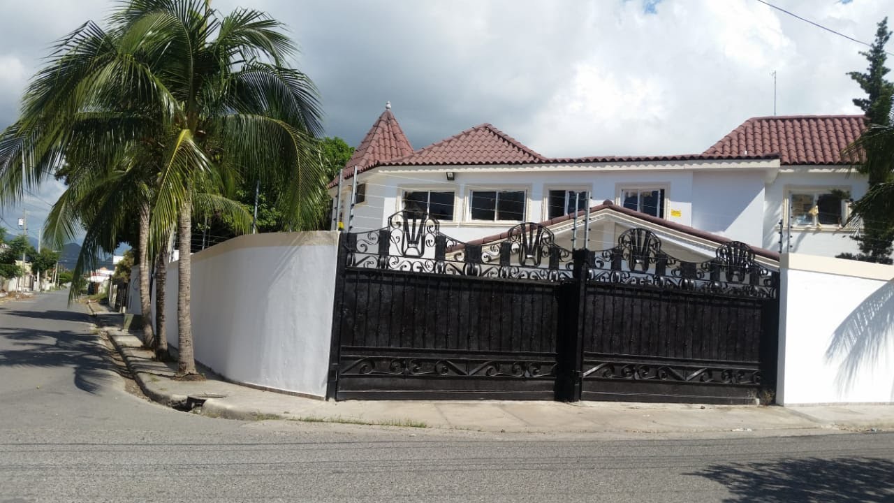 Casa en venta en Bani RD, en oferta a mitad de precio - YouTube