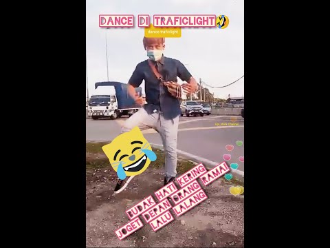 BUDAK BIGO BUAT LIVE DANCE TEPI TRAFIC LIGHT!