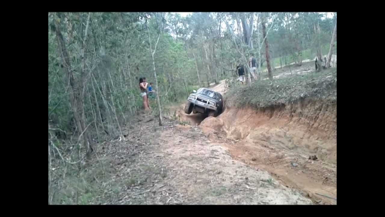 Toyota Hilux V8 Diff lock testing. - YouTube