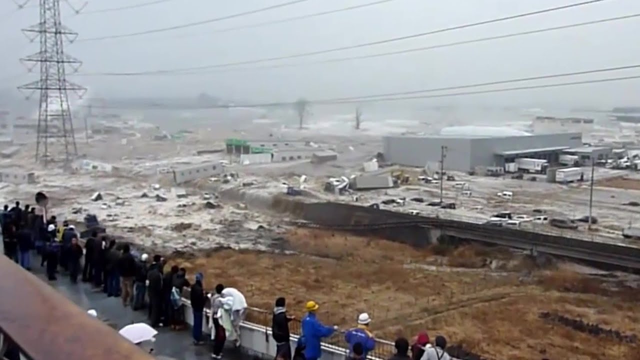 2011 Japan Tsunami - Aeon Tagajo. (Full Footage) - YouTube