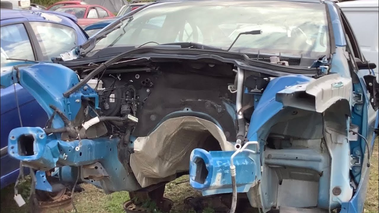 Crashed statutory written off 2012 Holden VE Commodore SV6 - YouTube