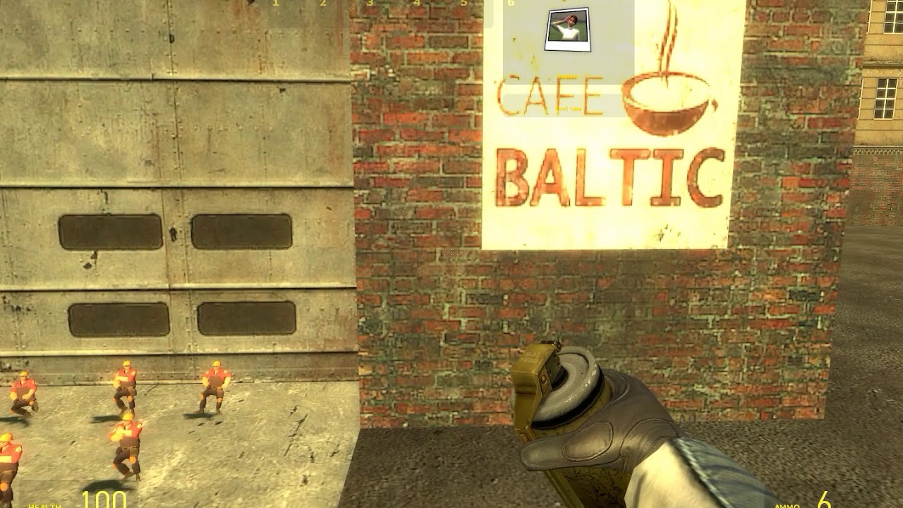 [Gmod] Tiny Desk Engineer explosion - YouTube