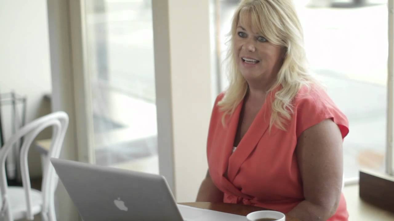 Learn How the PaloVia Laser Compares to LED Light Treatments - YouTube