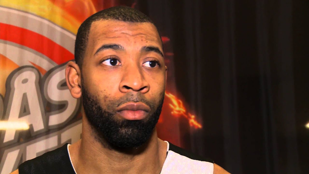 2013-10-20 Intervju Chris McKnight inför LF Basket - YouTube