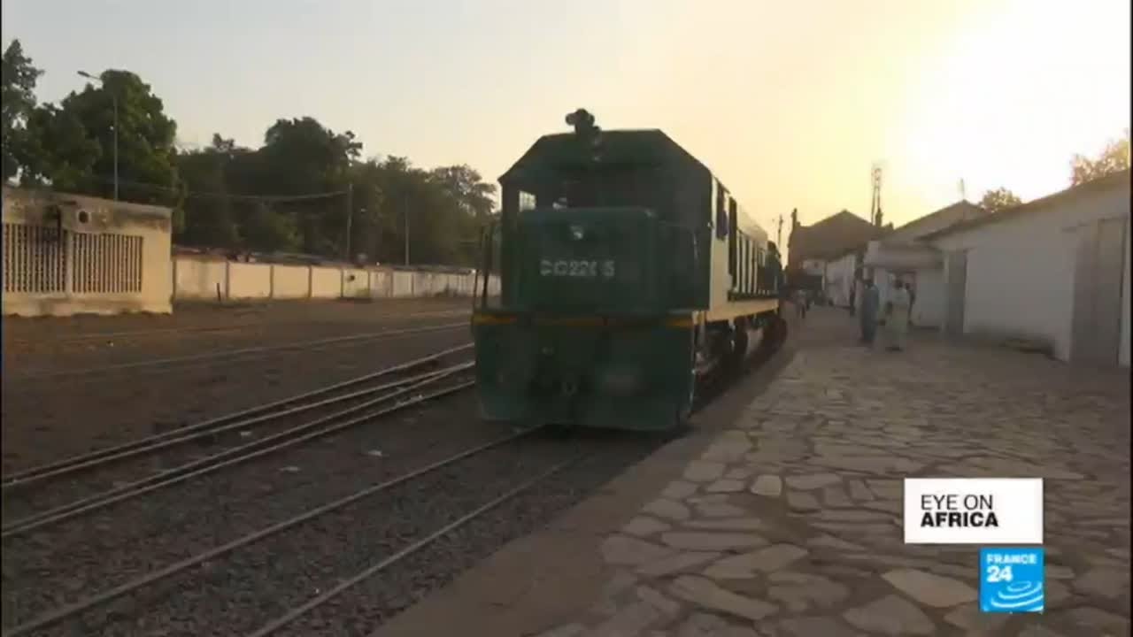 Mali: The only passenger train is back on track! - YouTube