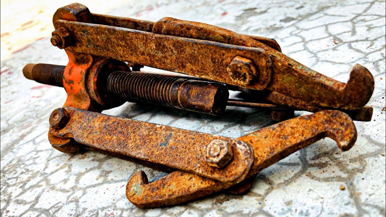Rusty 3-Arms Bearing Puller Restoration - Old Bearing Puller ...