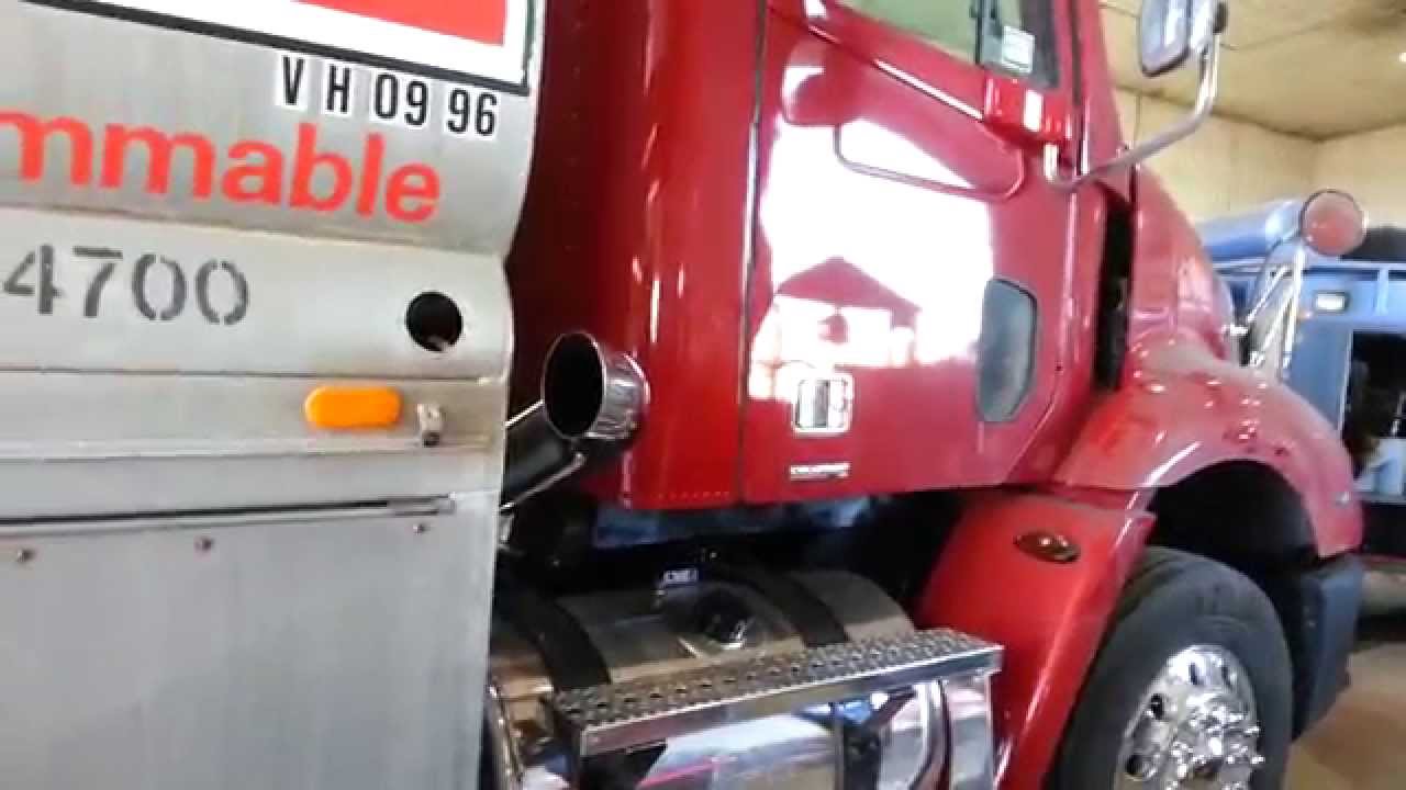 New freightliner fuel truck running with straight pipe pt1 - YouTube
