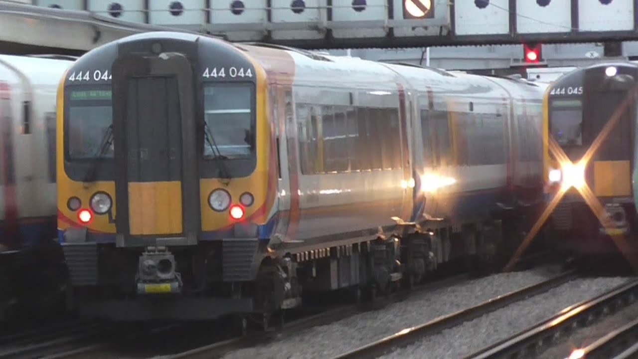 SWT 444018 'The Fab 444' & 444044 Passes Eastleigh For London Waterloo ...