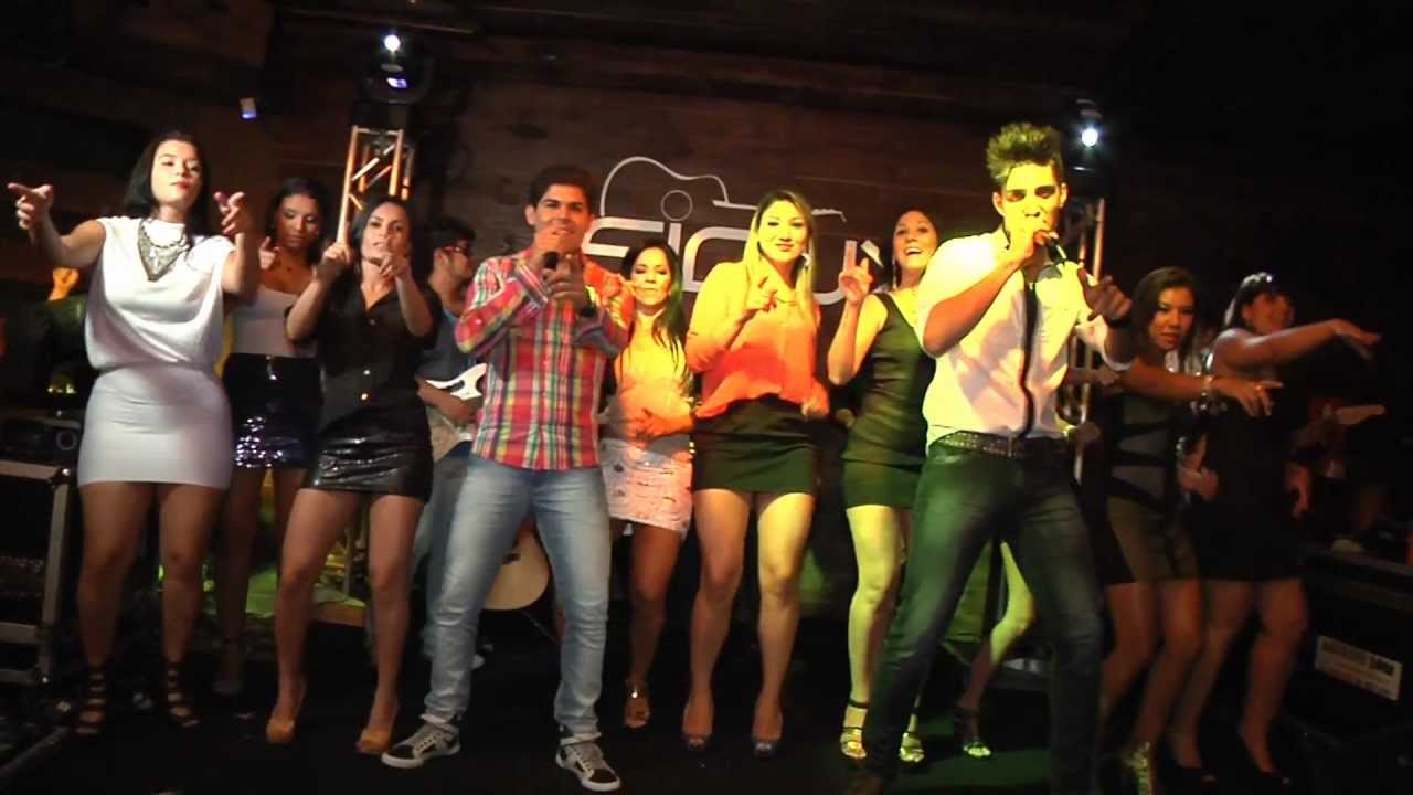 Thiago e Felipe - Perdendo a Linha ( Clipe Oficial) - YouTube