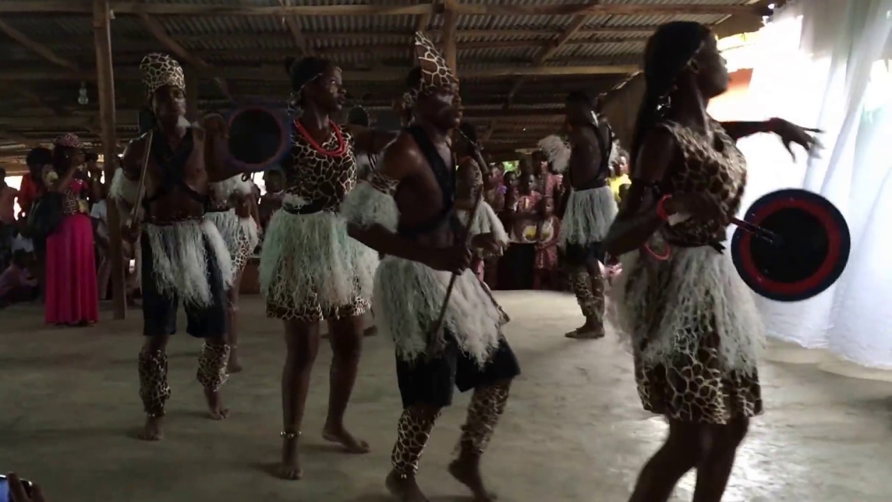 Nigerian Cultural Dance - YouTube